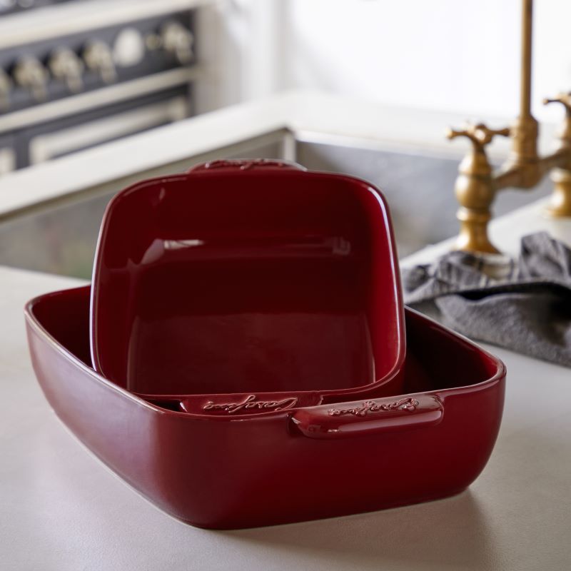 Red baker (3 sizes) - Cult Rhea Malta